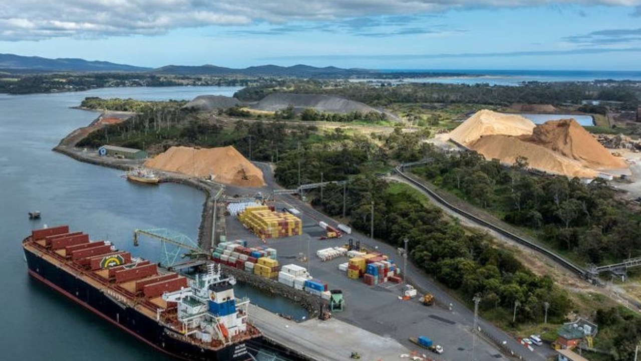 TasPorts and H2U Group sign MoU to explore green ammonia production at ...