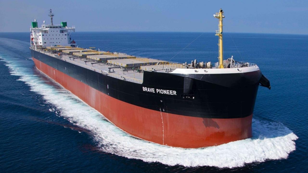 Tsuneishi-Cebu delivers world's first methanol dual-fuelled Kamsarmax ...